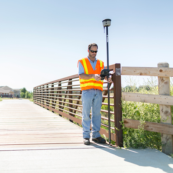 Trimble R2 Integrated GNSS System - GPS GNSS TECHNOLOGY